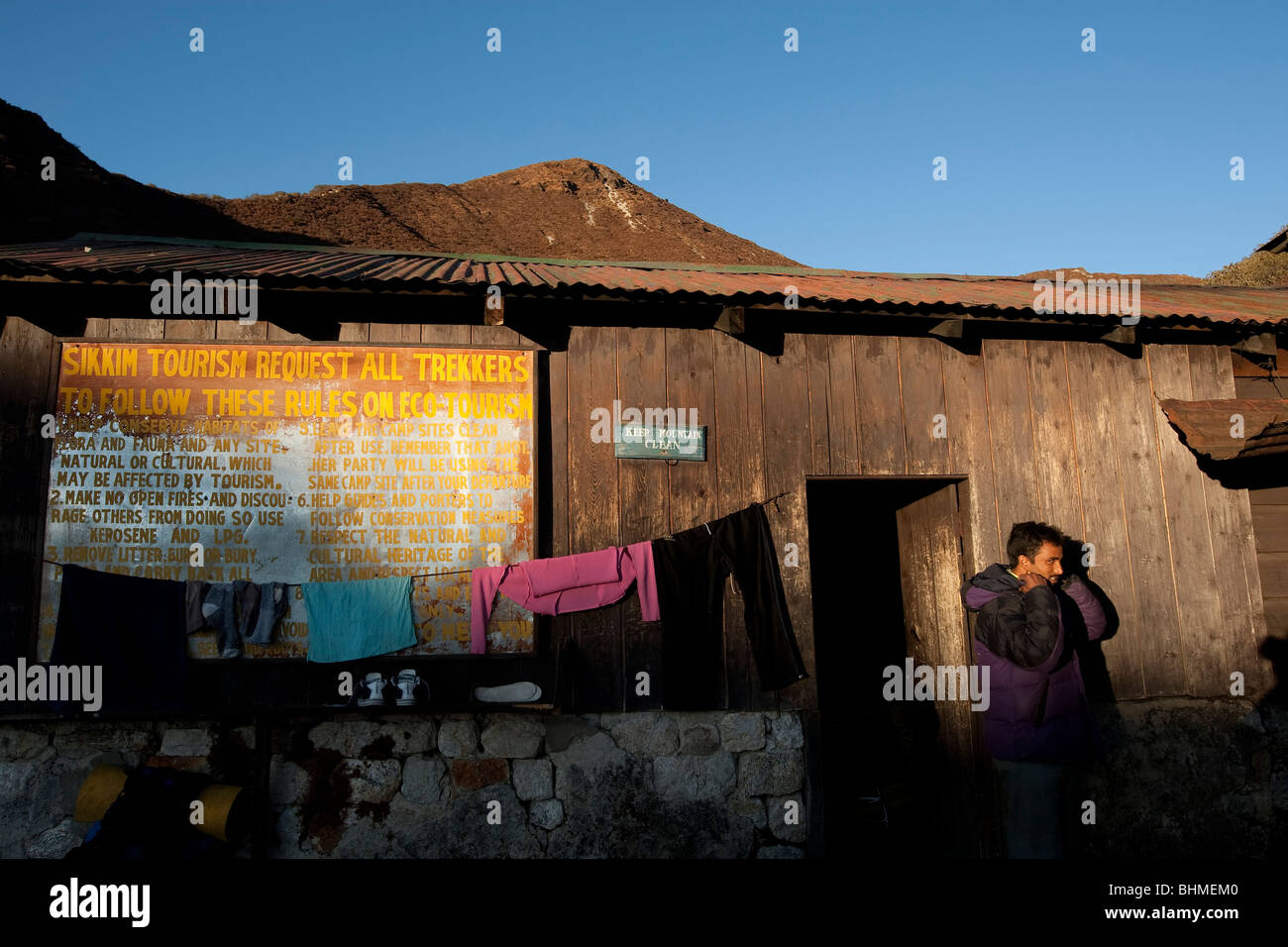 Porter india hi-res stock photography and images - Alamy