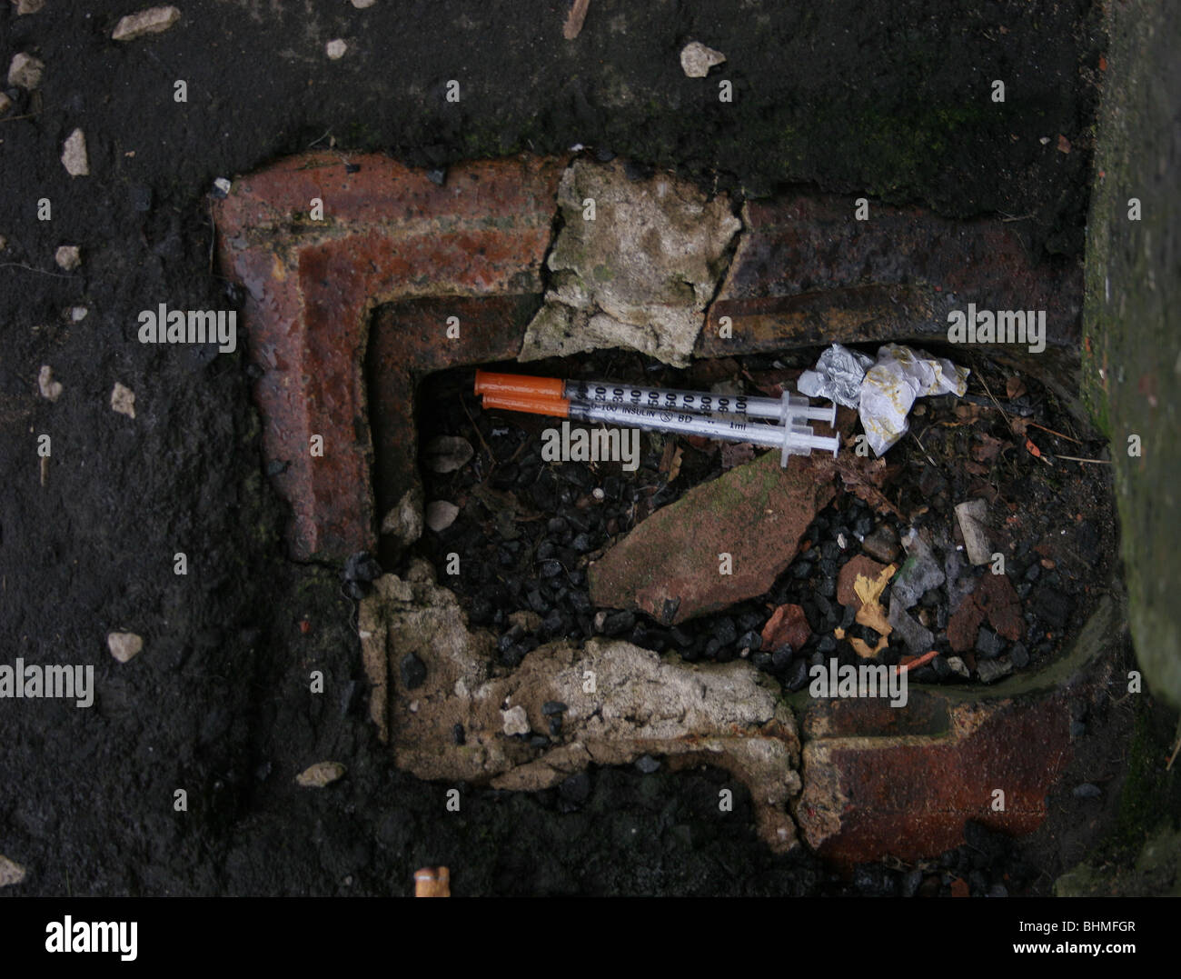 Hypodermic needles hi-res stock photography and images - Alamy