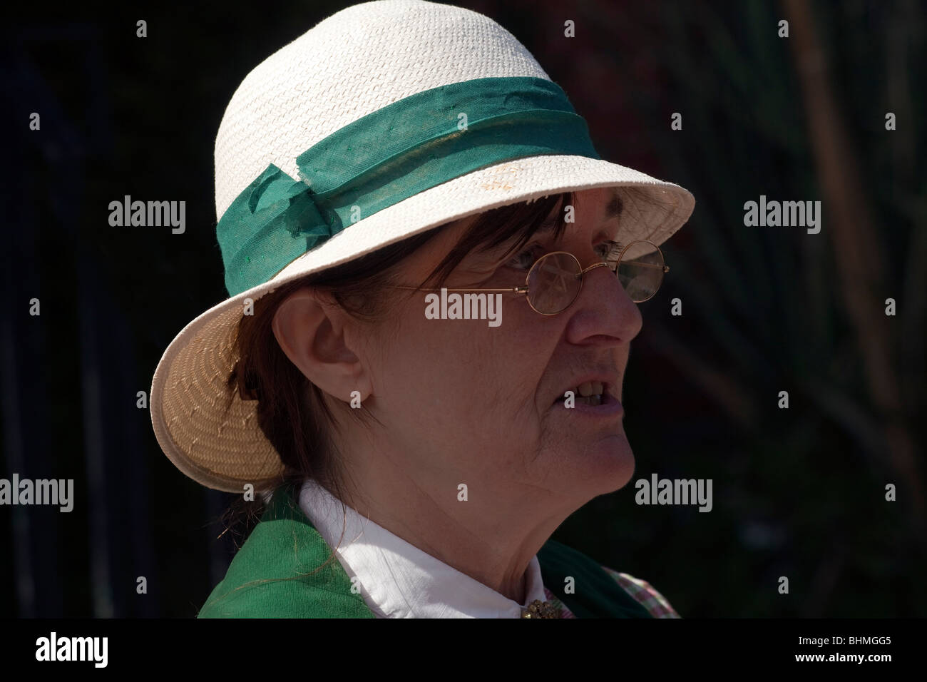 Volunteer women character hi-res stock photography and images - Alamy