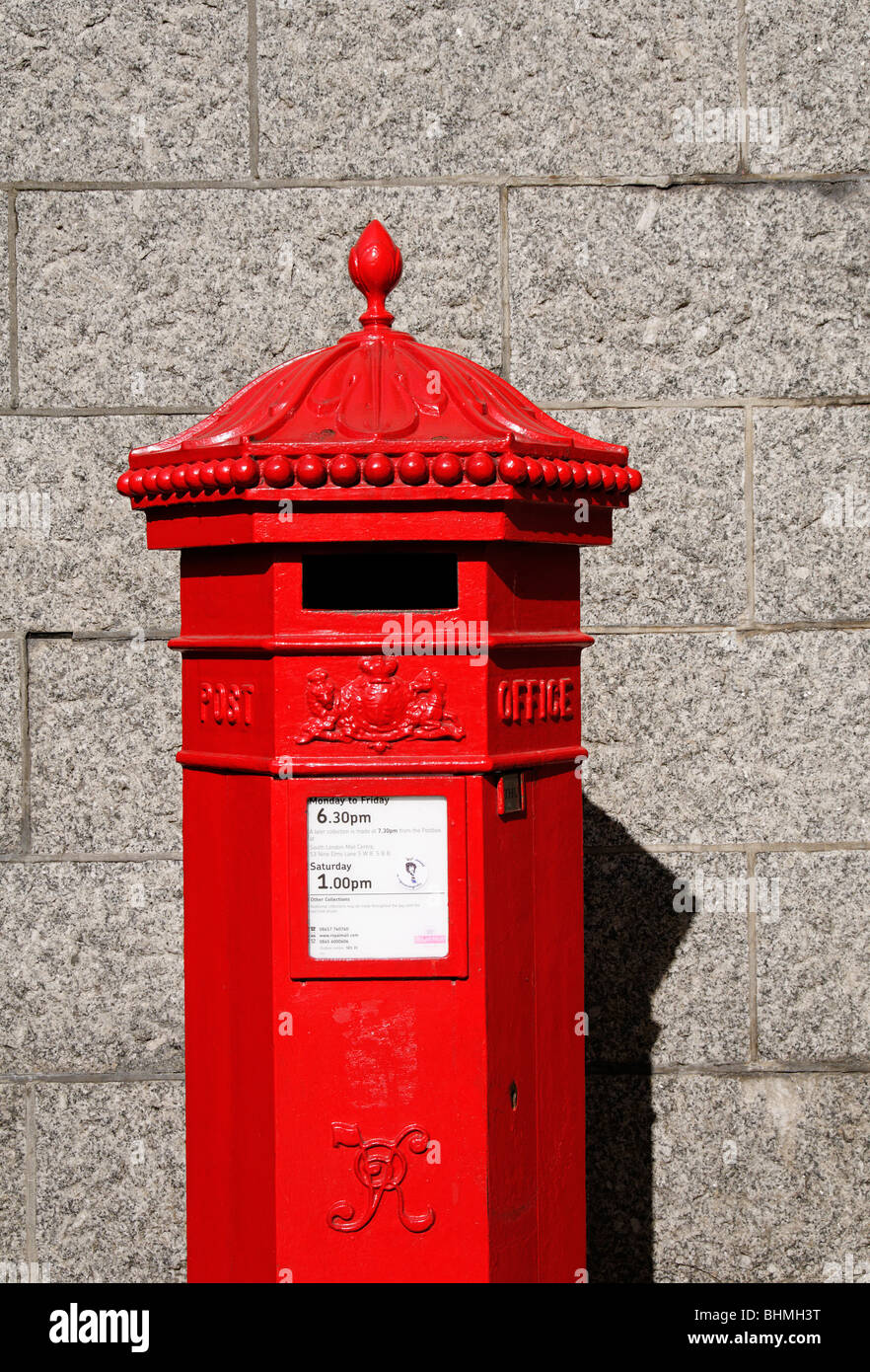 Red post box Stock Photo - Alamy