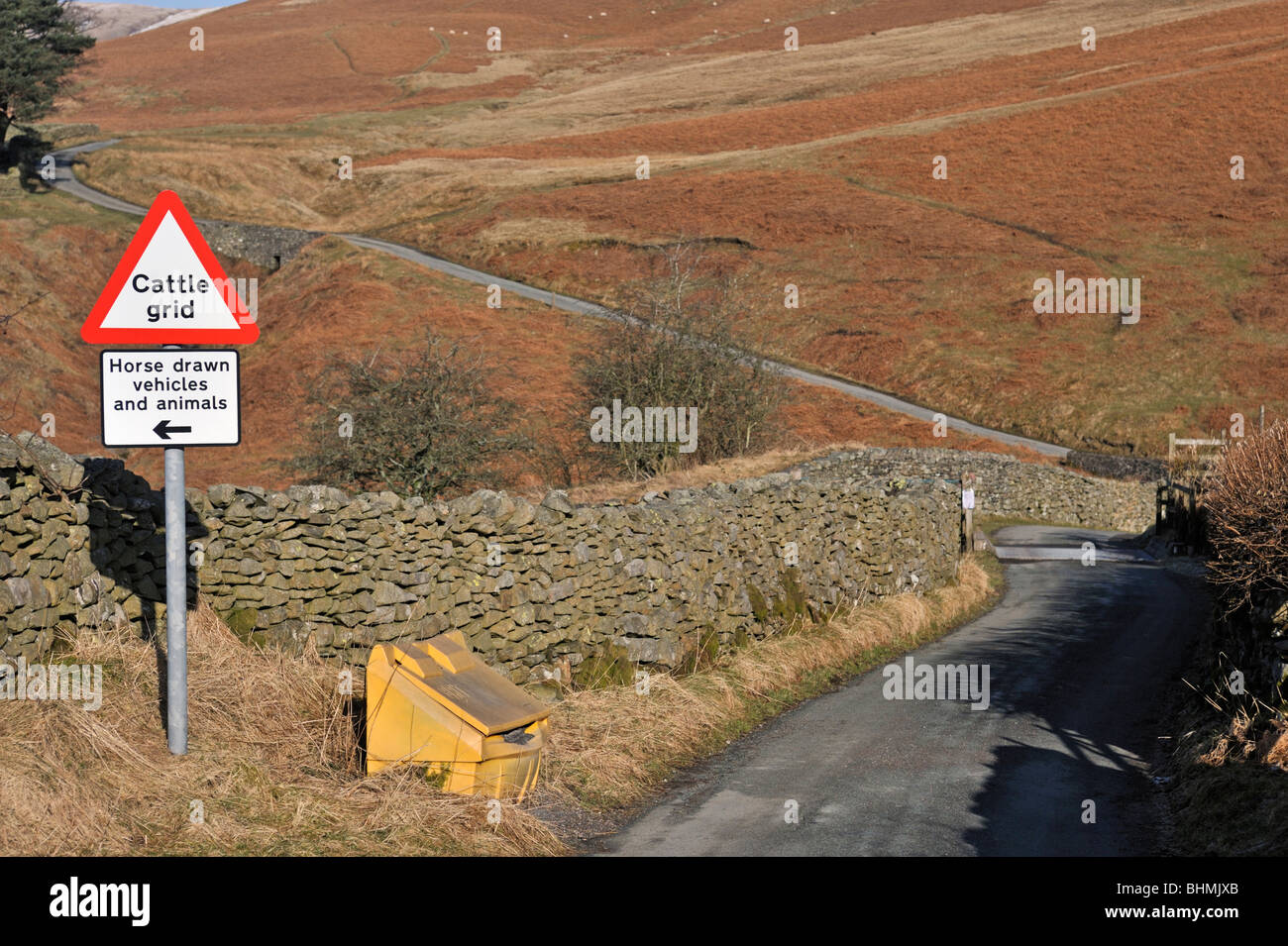 Cattle grid sign hi-res stock photography and images - Alamy