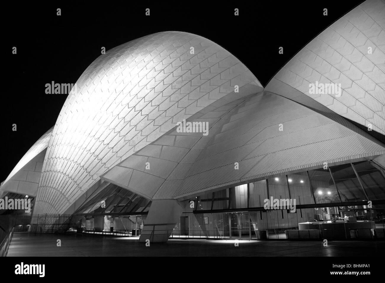 The famous Sydney Opera House whose unique architecture and position ...