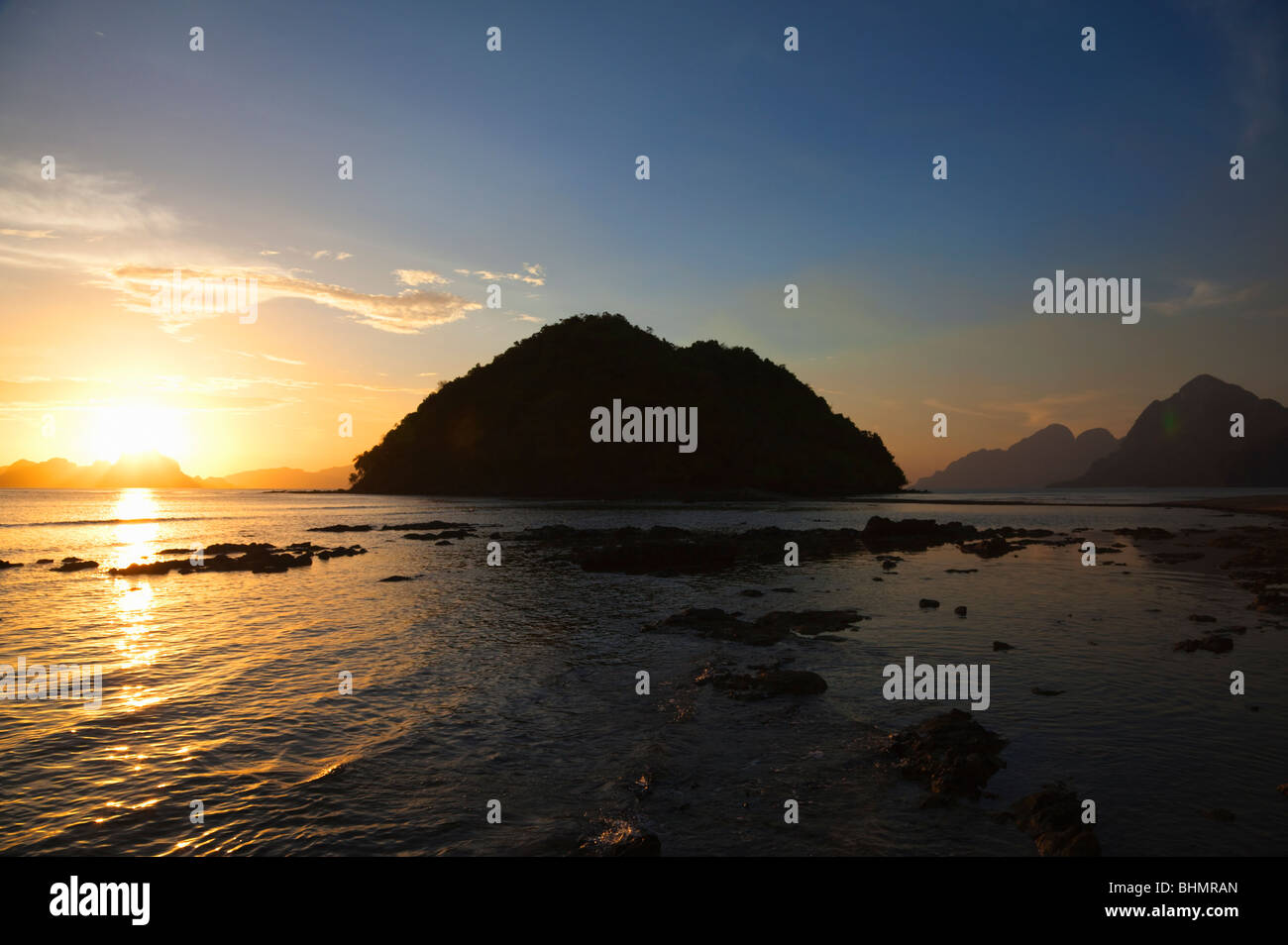Bacuit bay hi-res stock photography and images - Alamy