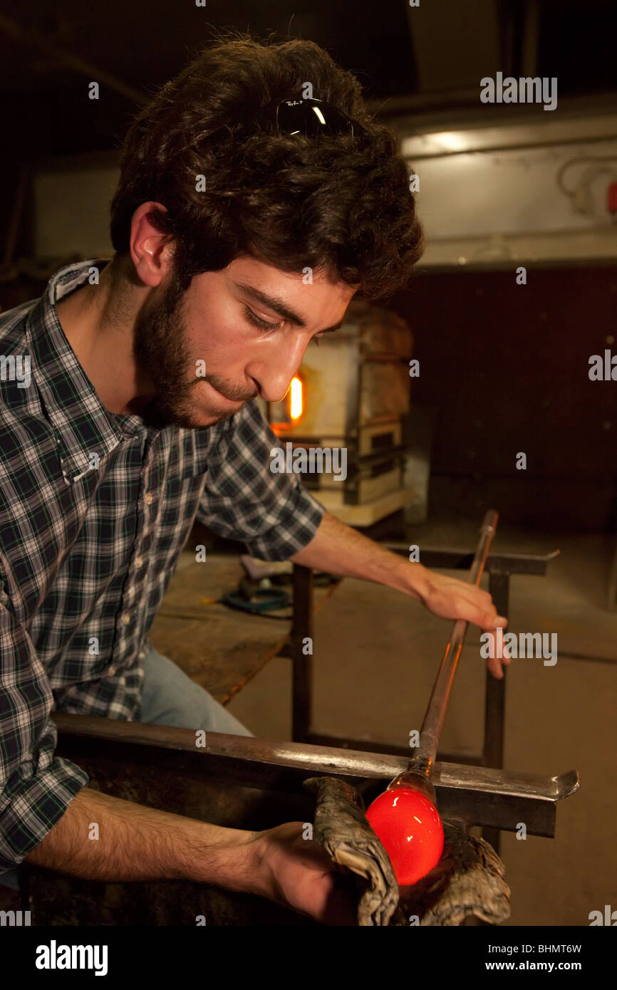 Glass blowing at a glass furnace hi-res stock photography and images ...