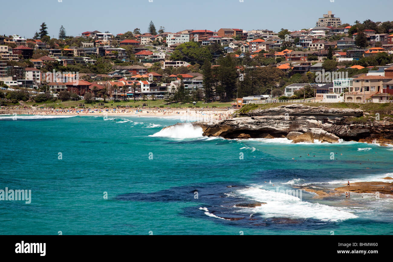 The Sydney, Australia eastern beaches of Tamarama and Bronte attract ...