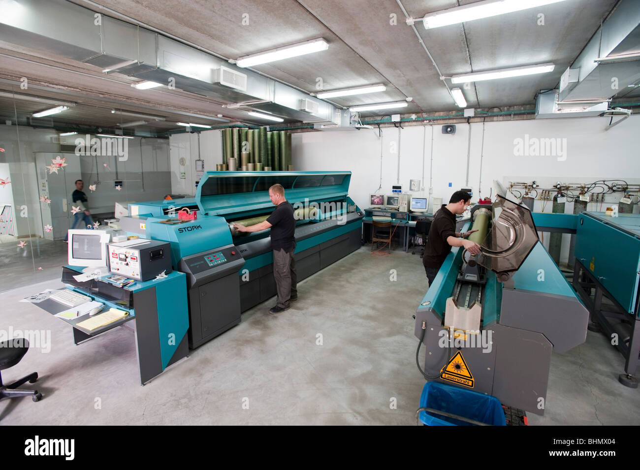 Print shop with workers hi-res stock photography and images - Alamy