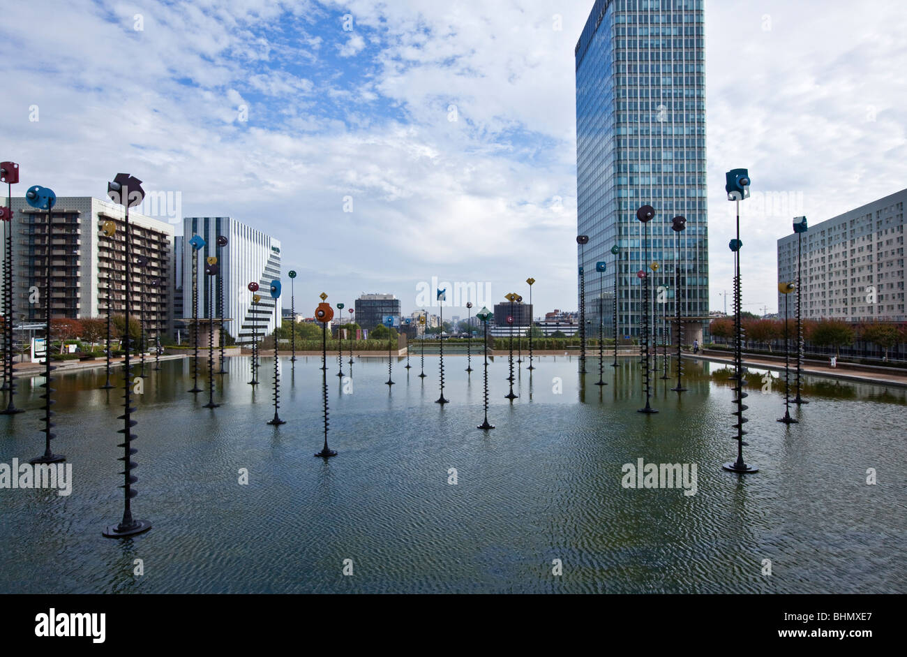 France,Paris, La Defense, the fountain of the Esplanade Stock Photo - Alamy