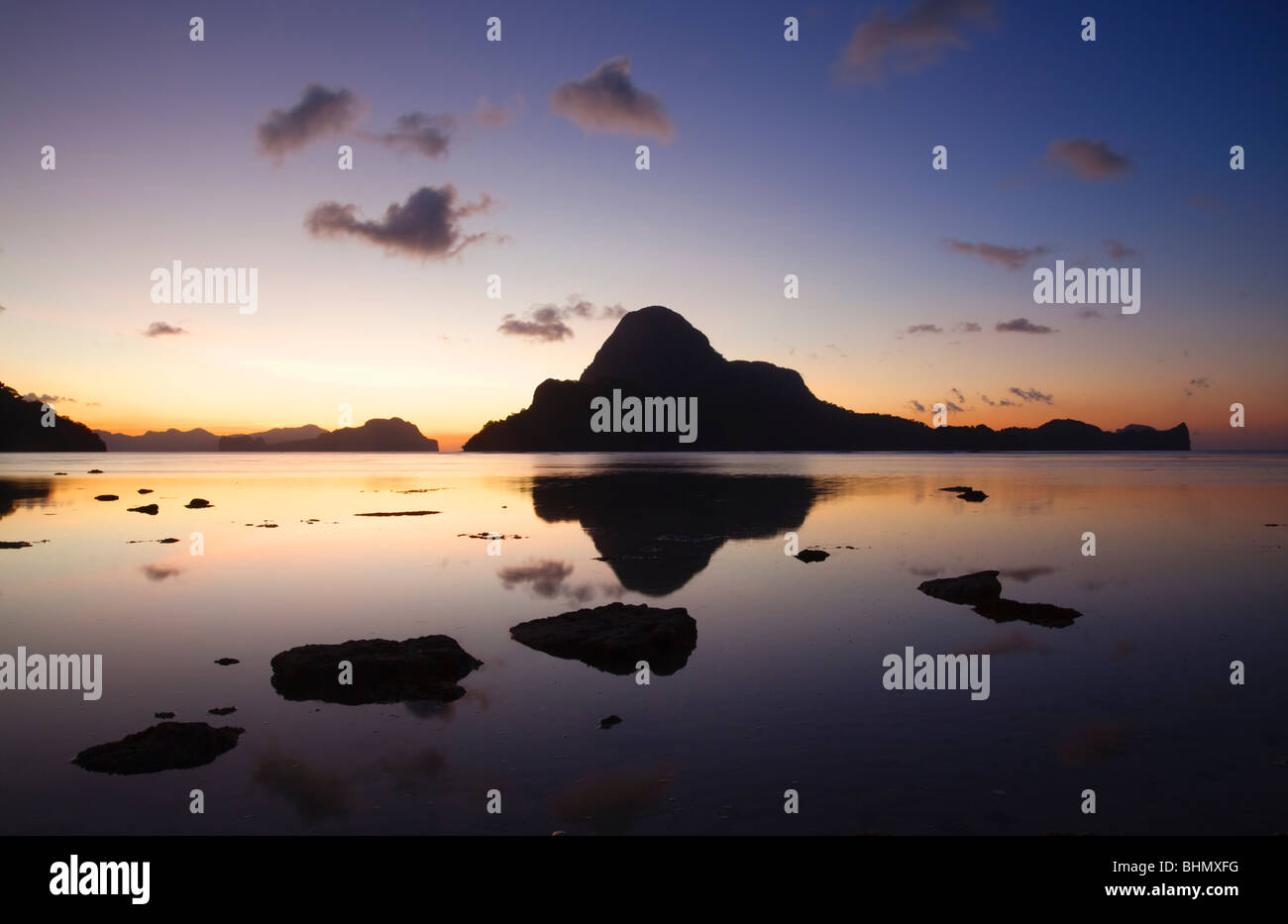 Sunset over Cadlao Island; El Nido; Bacuit Bay; Palawan; Philippines ...