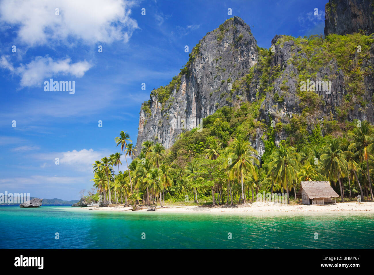 Hut on Pinagbuyutan Island; Bacuit Bay; Palawan; Philippines Stock ...