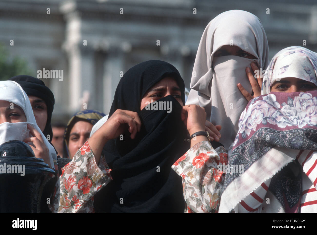 UK Islamic women and children demonstrate against the war in Iraq Stock ...