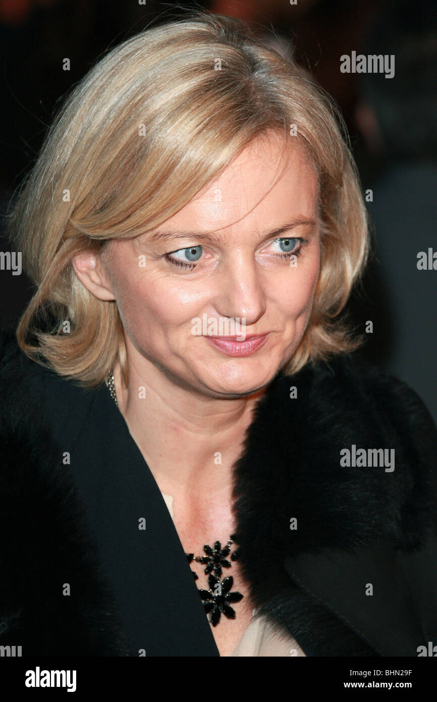 Alice beer television hi-res stock photography and images - Alamy