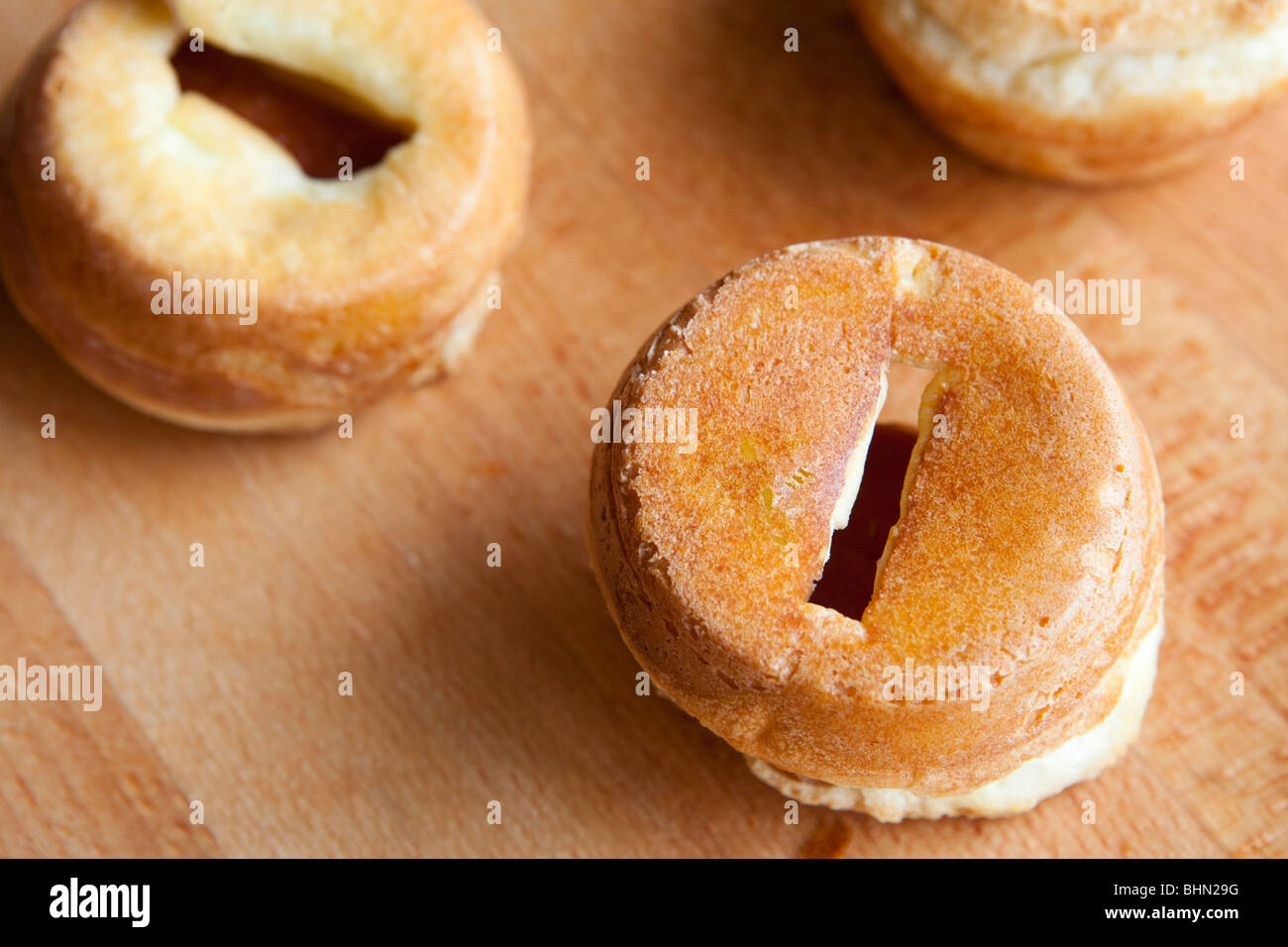 Bread buns cakes hi-res stock photography and images - Alamy