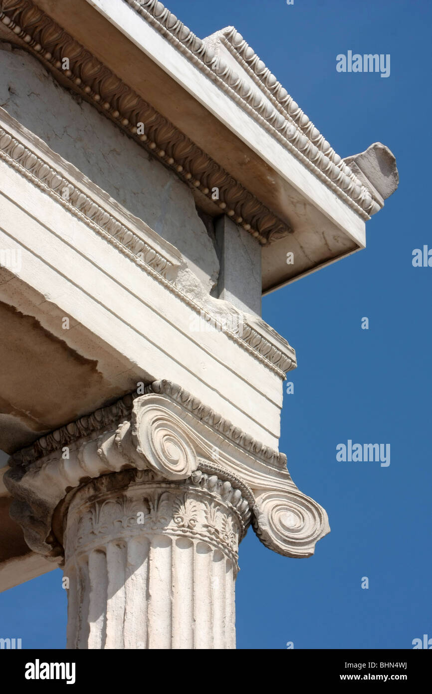 Classical Greek architectural detail of ionic column Stock Photo - Alamy