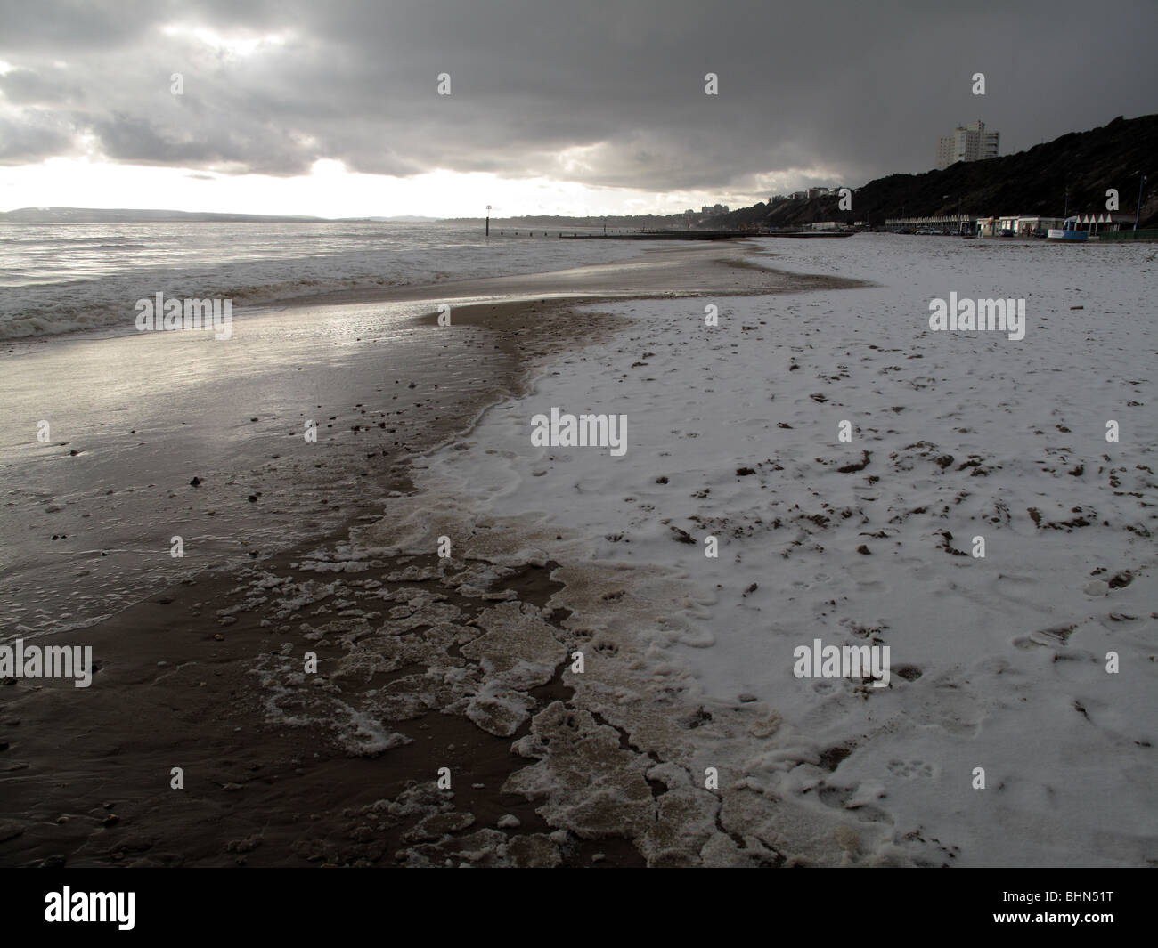 Snow at bournemouth hi-res stock photography and images - Alamy