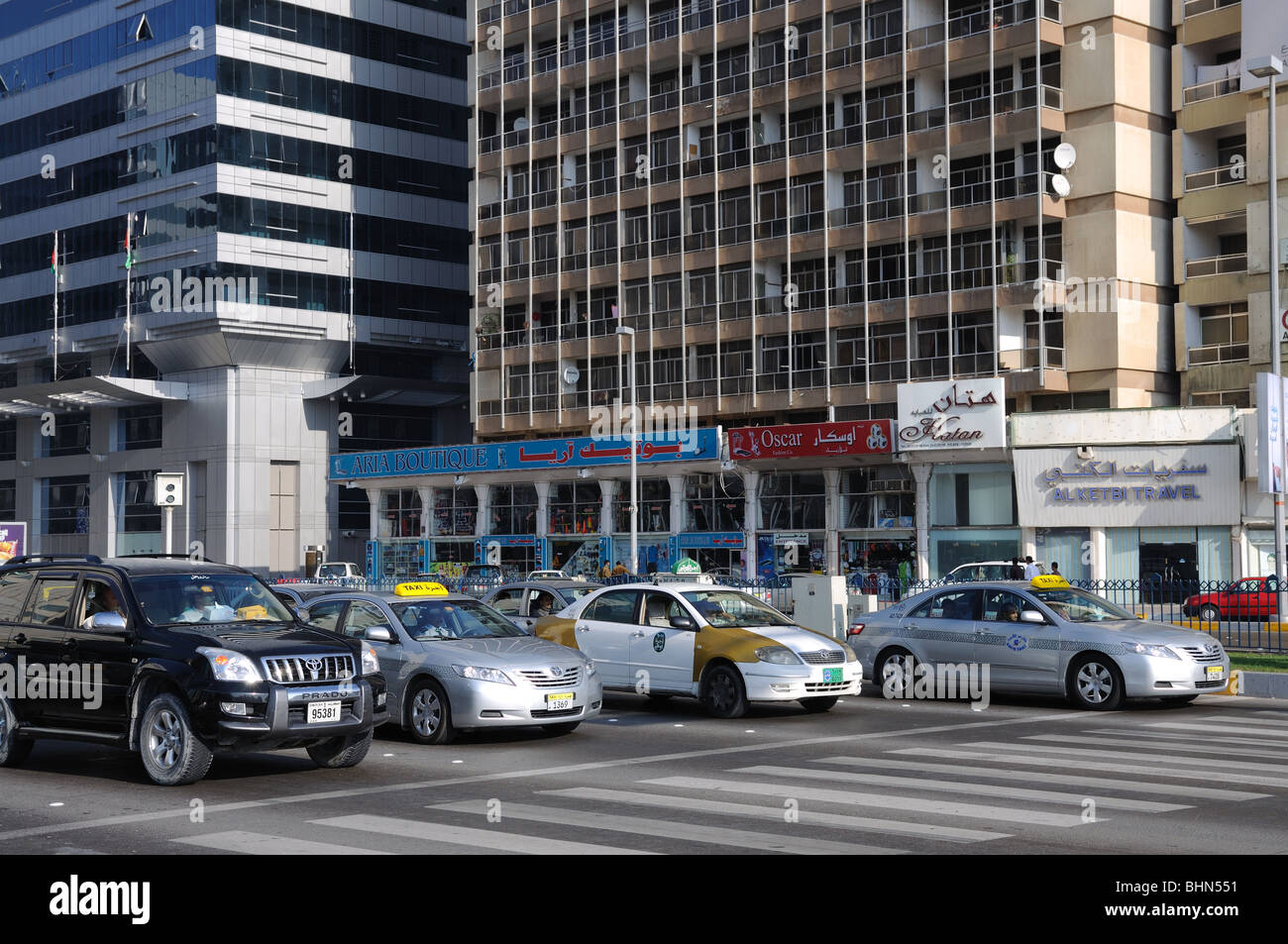 Street Scene in Abu Dhabi, United Arab Emirates Stock Photo - Alamy