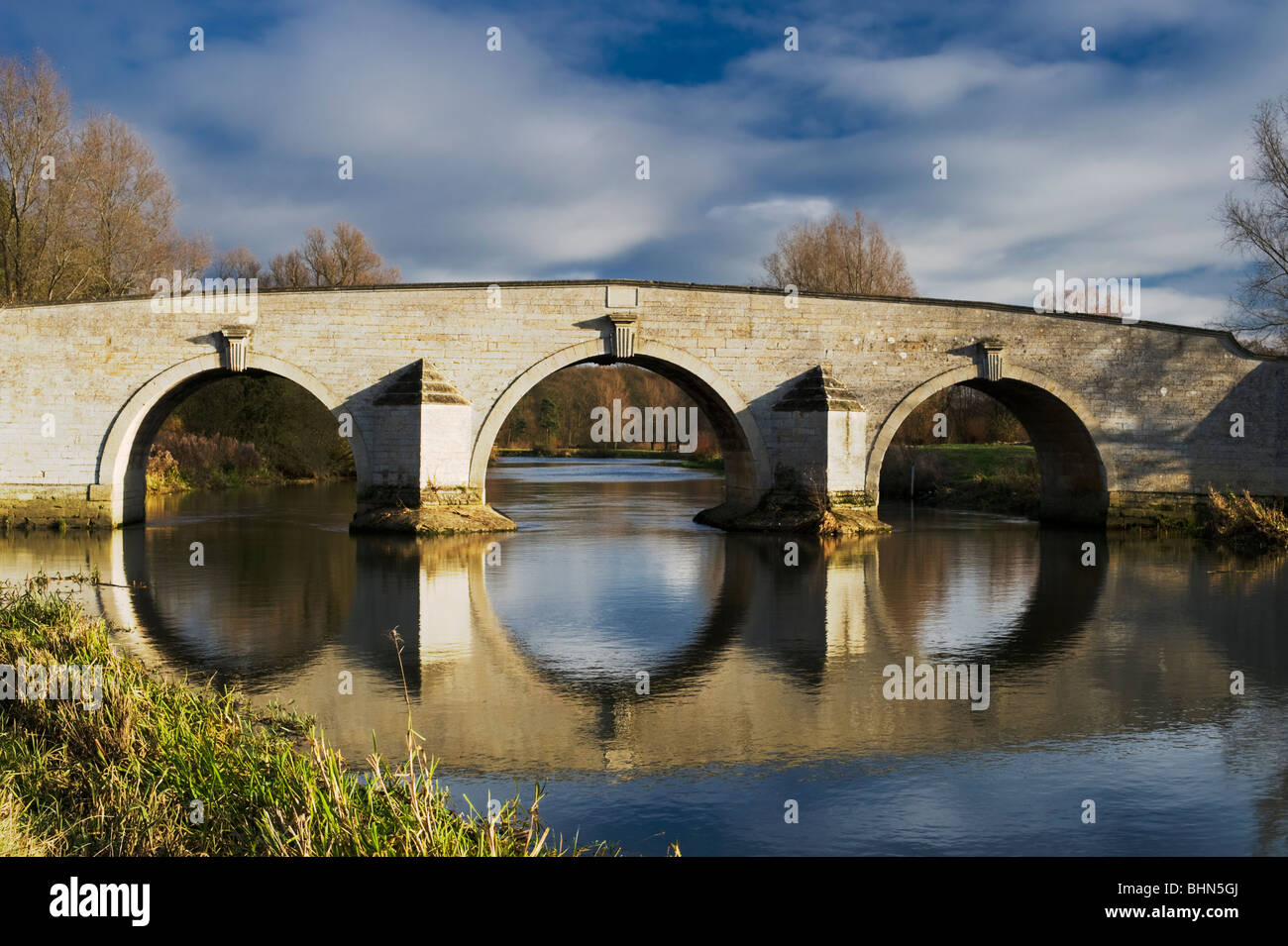 Limestone bridge over the River Nene, near Peterborough, Cambridgeshire Stock Photo - Alamy