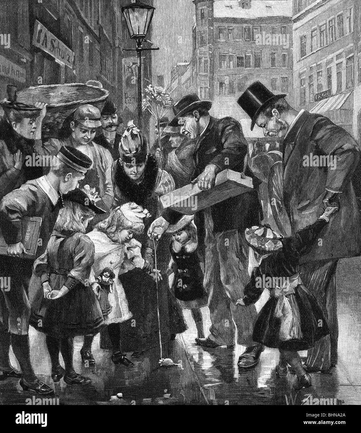 Vendors tray hi-res stock photography and images - Alamy