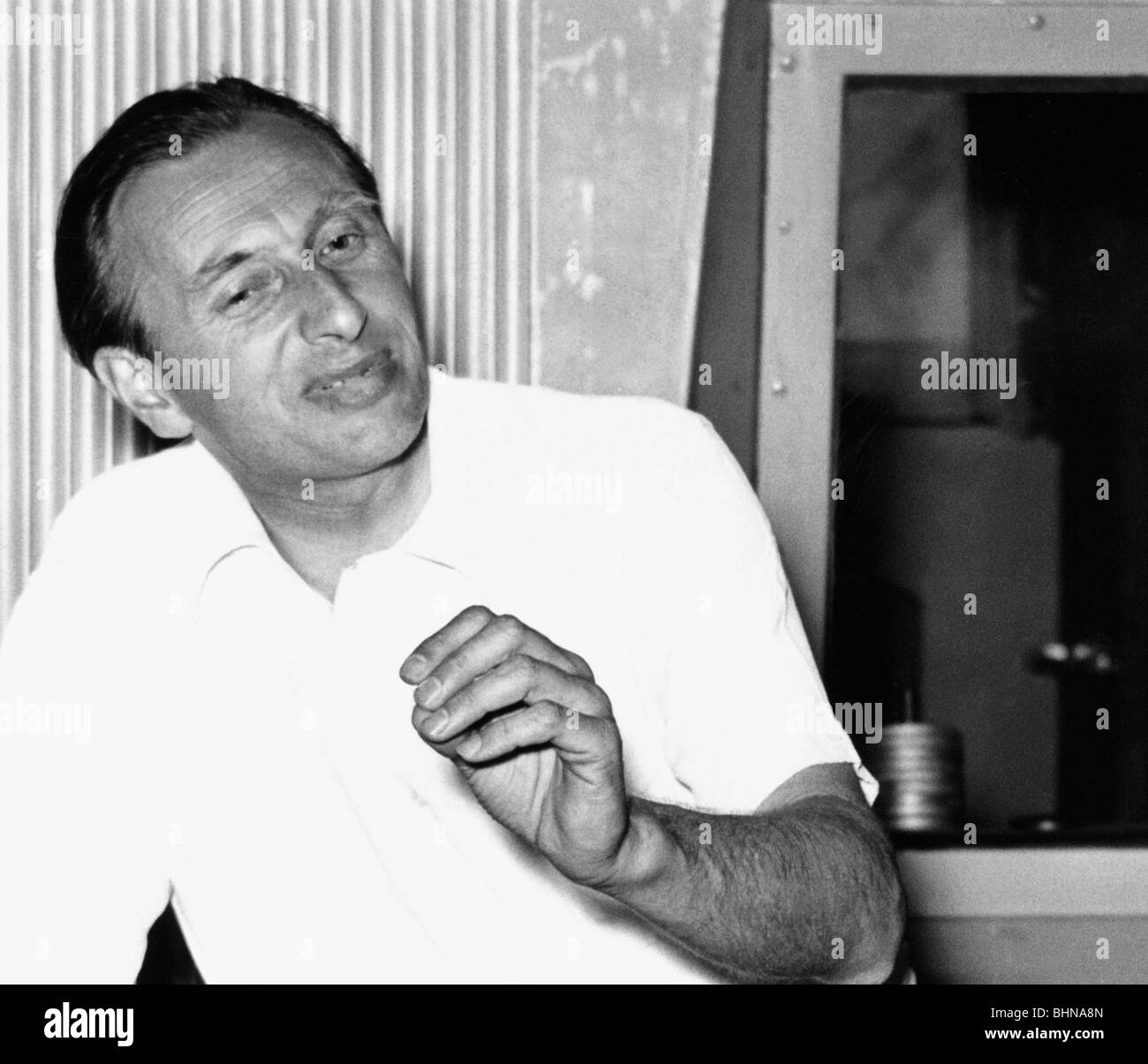 1950s journalist Black and White Stock Photos & Images - Alamy