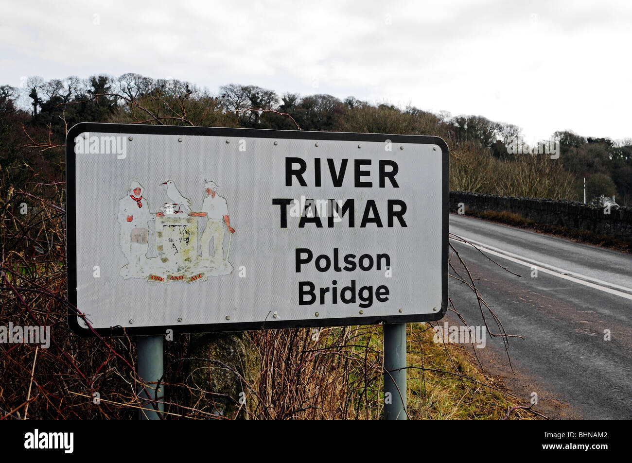 sign for the river tamar at polson bridge in cornwall, uk Stock Photo ...