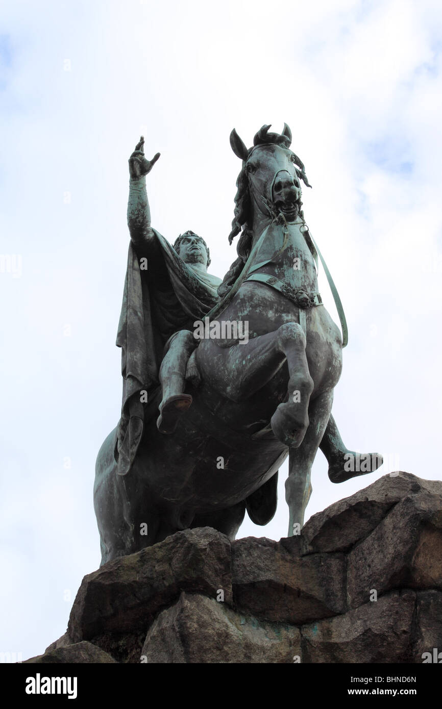 The Copper Horse equestrian statue of King George III that looks down ...