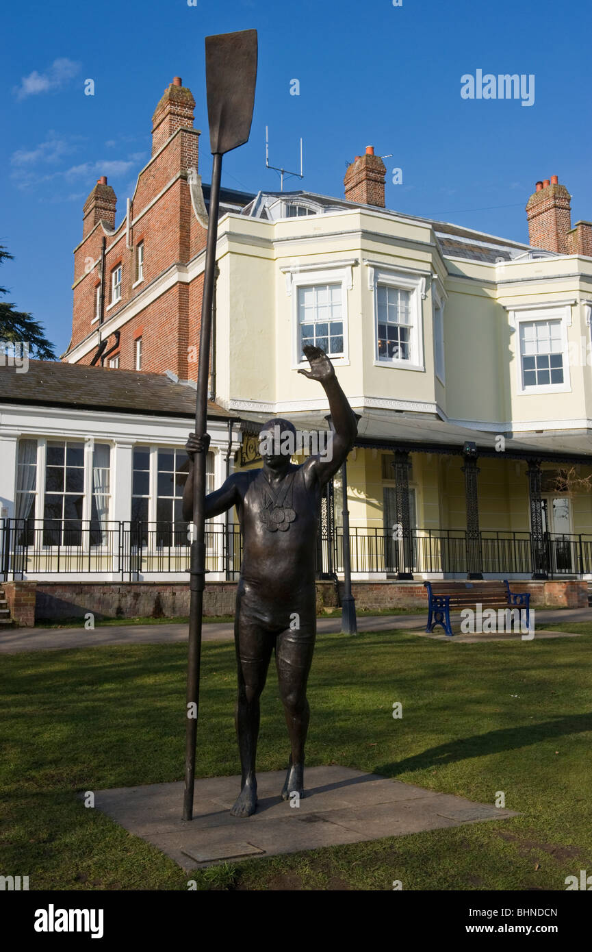 Bronze statue of Sir Steve Redgrave outside Court Gardens house in ...