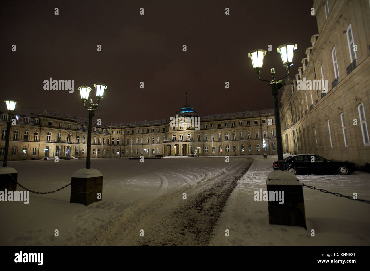 New square under snow hi-res stock photography and images - Alamy