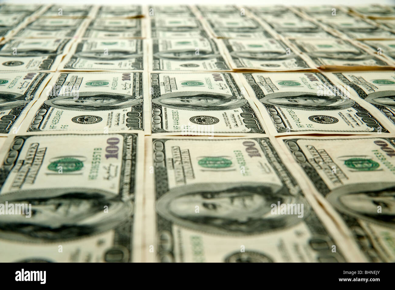 100 dollar bill row hi-res stock photography and images - Alamy