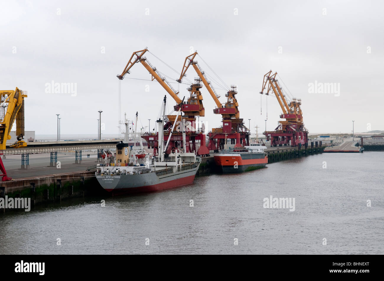 Calais ferry terminal quayside Stock Photo - Alamy