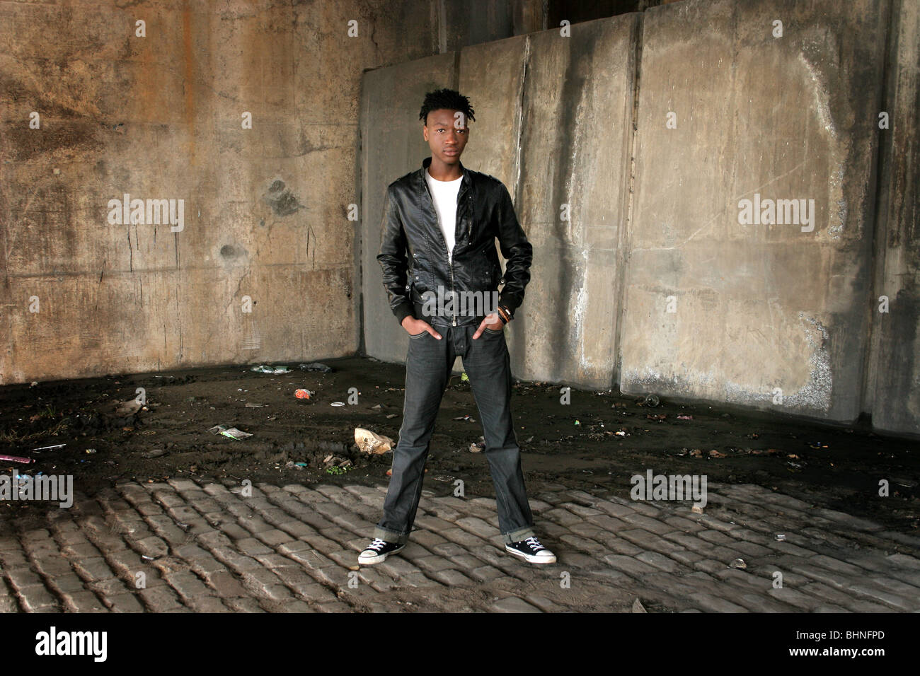 Teenage model photoshoot hi-res stock photography and images - Alamy