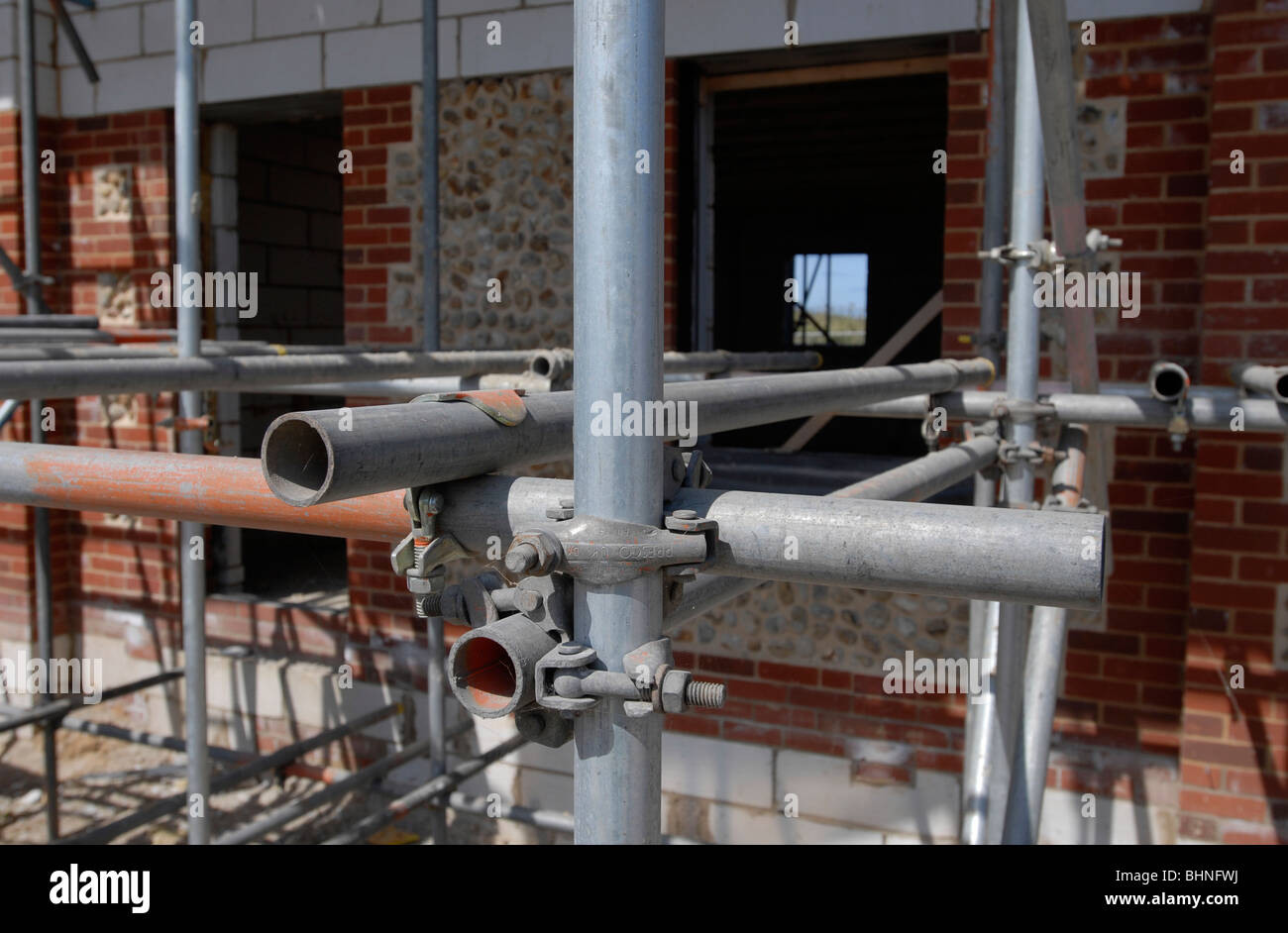 Scaffold scaffolding safety safe hi-res stock photography and images ...