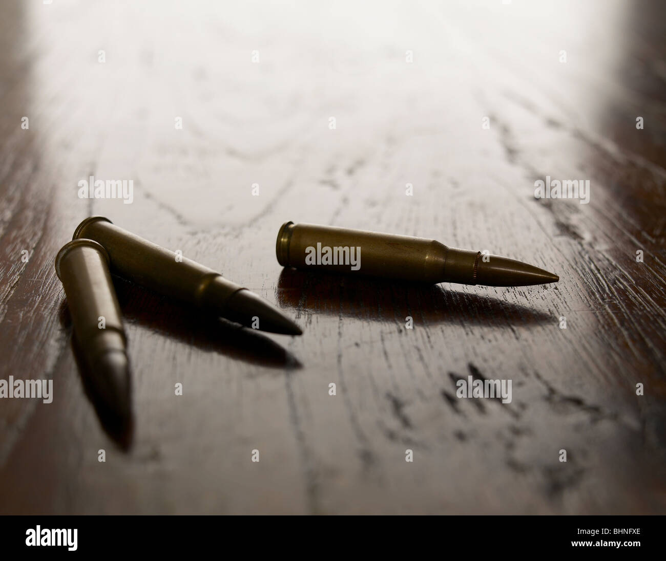 Round table top hi-res stock photography and images - Alamy