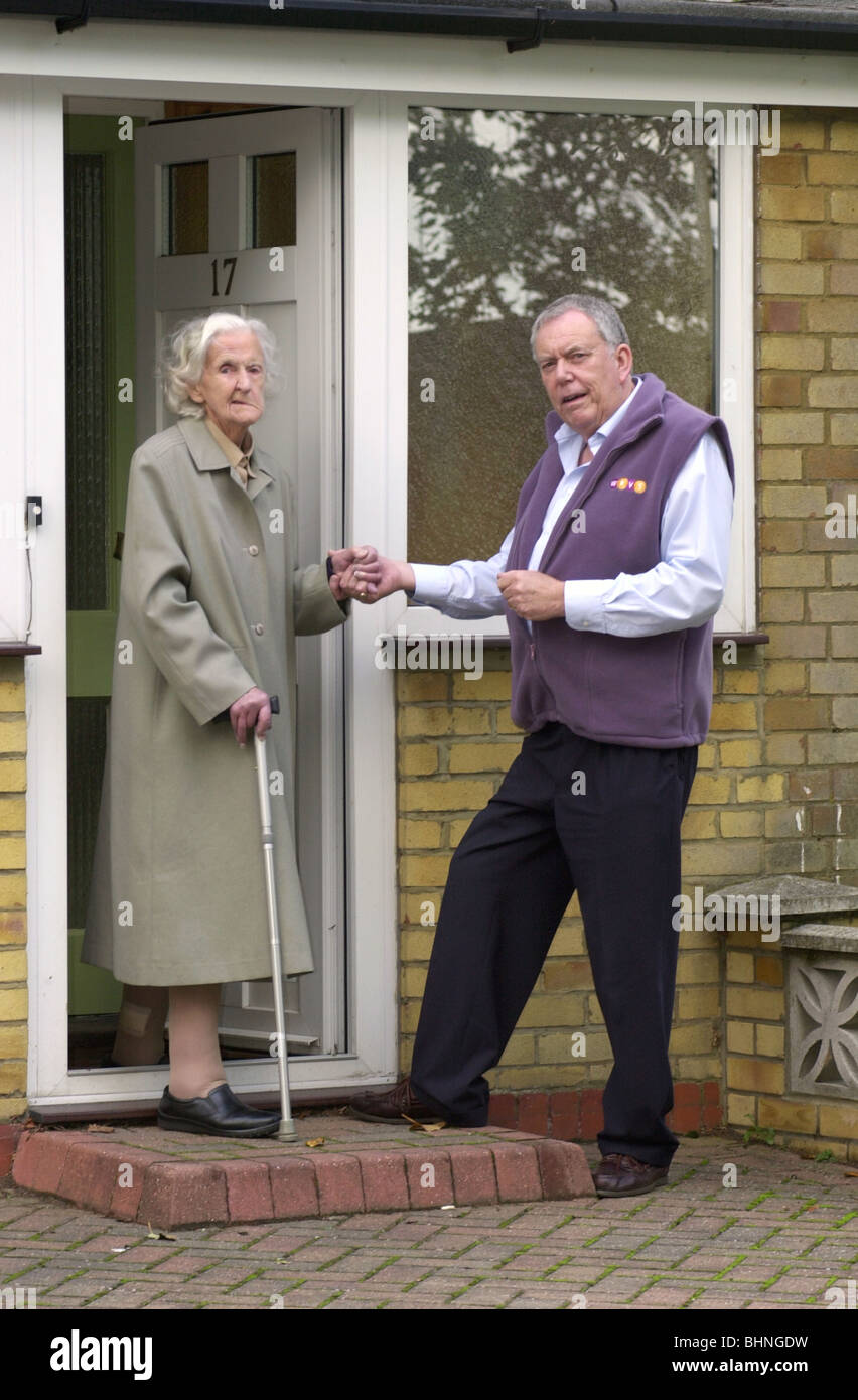 Royal voluntary service hi-res stock photography and images - Alamy