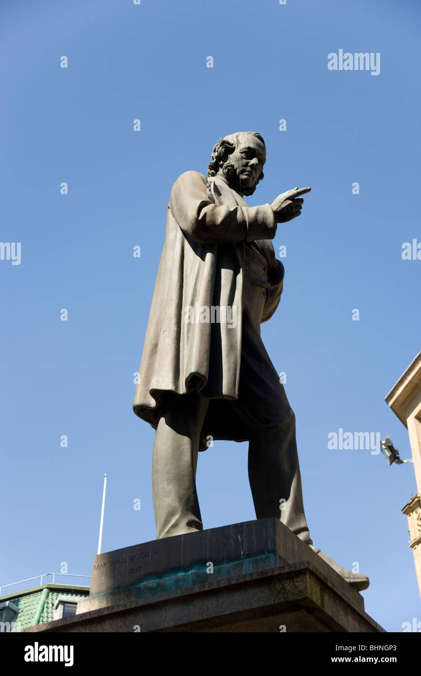 Statue in St Ann’s Square, Manchester Stock Photo - Alamy