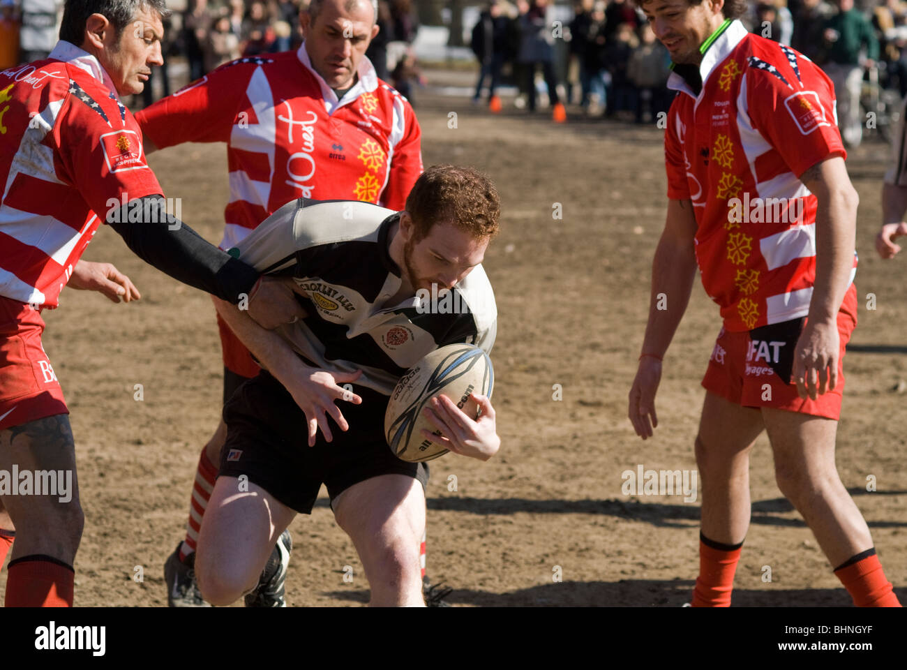 Retired rugby players from the Gascony region of France play against ...