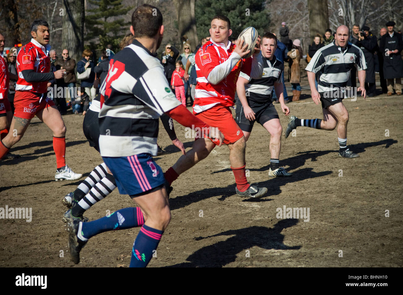 Retired rugby players from the Gascony region of France play against ...