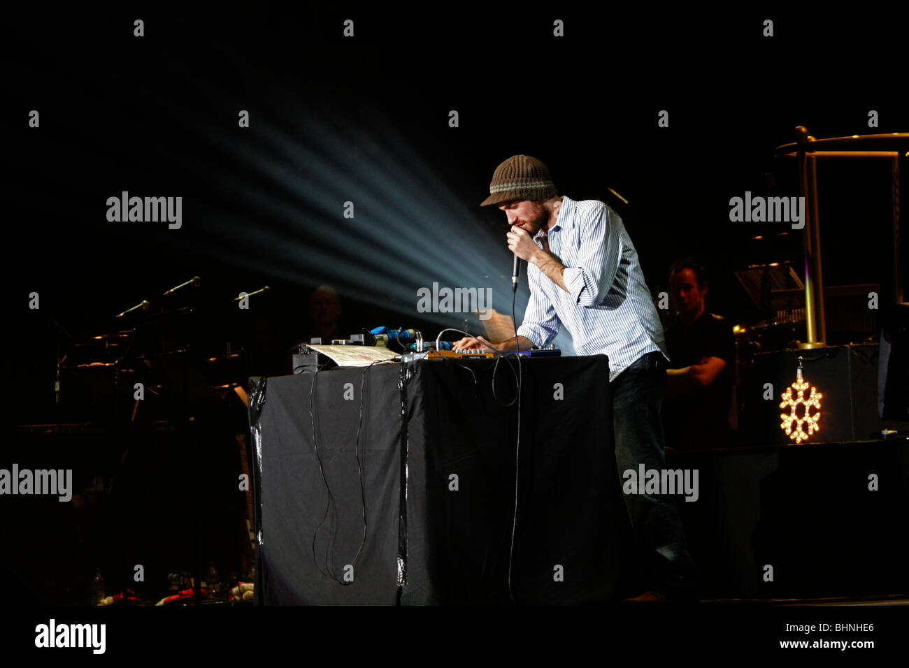 Darren Foreman (Beardyman) performing beatboxing on stage, NIA arena ...