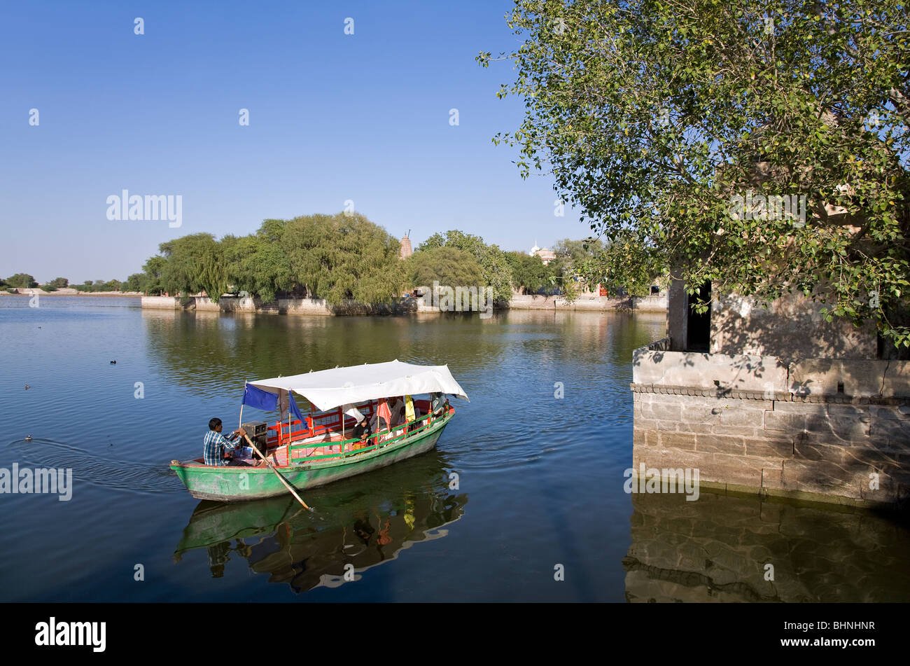 Hindu pilgrims hi-res stock photography and images - Alamy