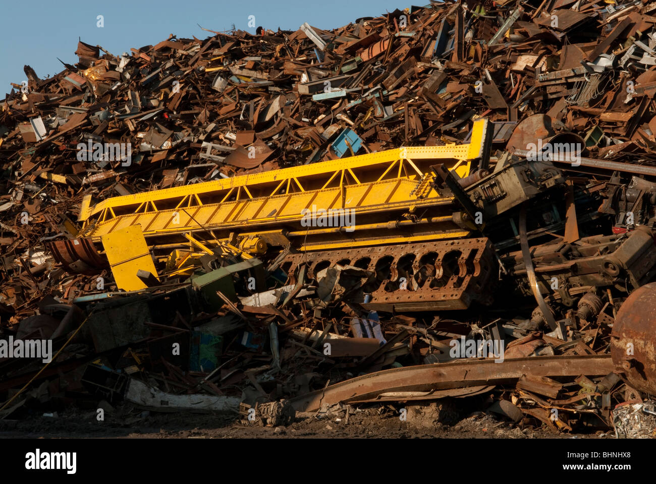 Huge scrap metal hi-res stock photography and images - Alamy