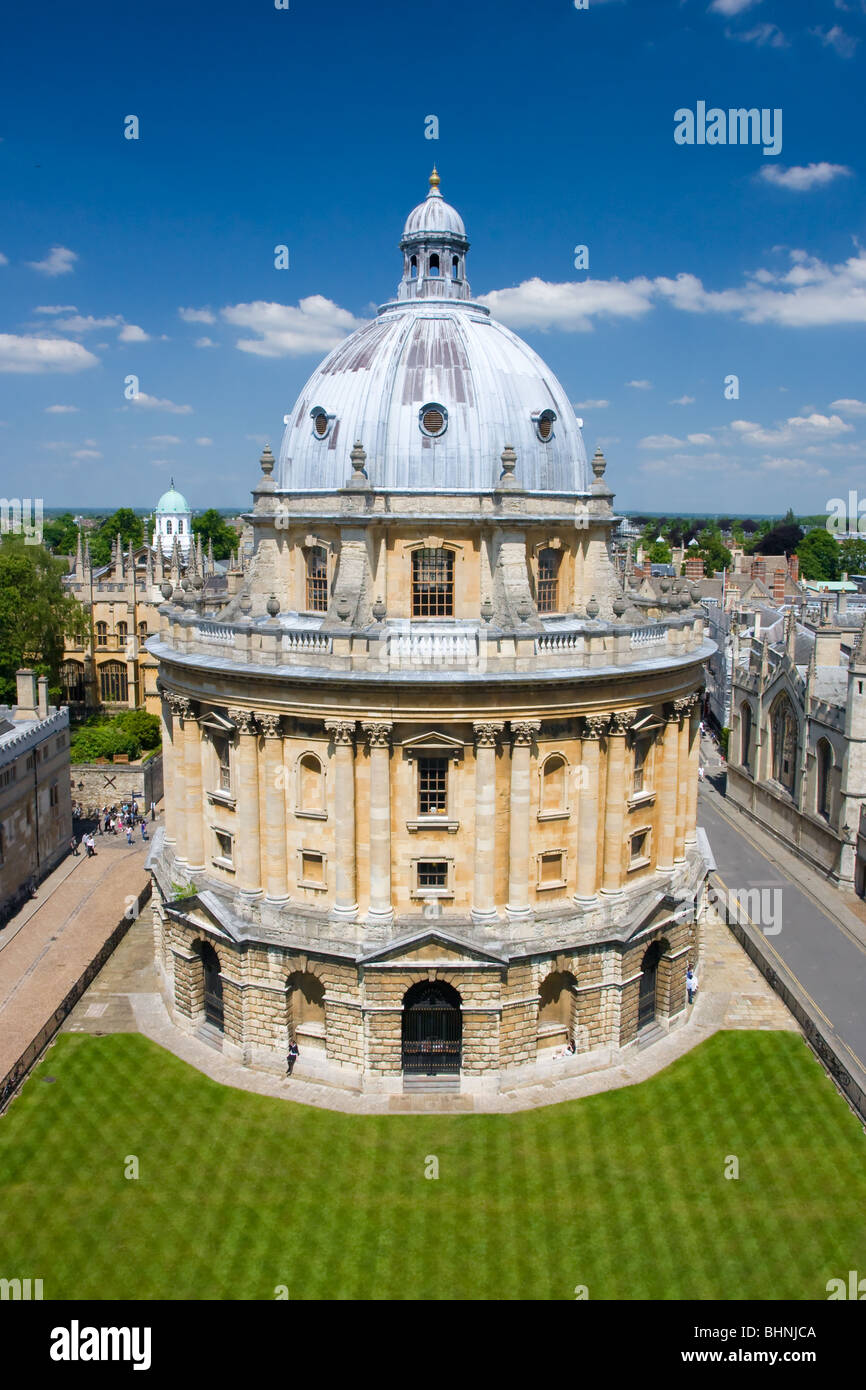 Oxford universitys bodleian library hi-res stock photography and images ...
