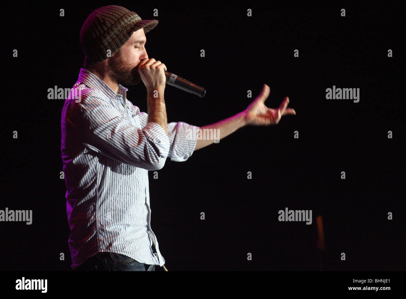 Darren Foreman (Beardyman) performing beatboxing on stage, NIA arena ...