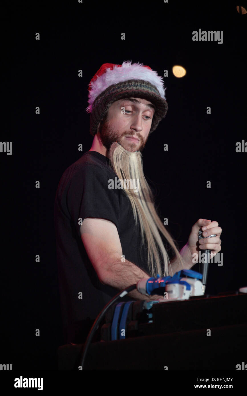 Darren Foreman (Beardyman) performing beatboxing on stage, NIA arena ...