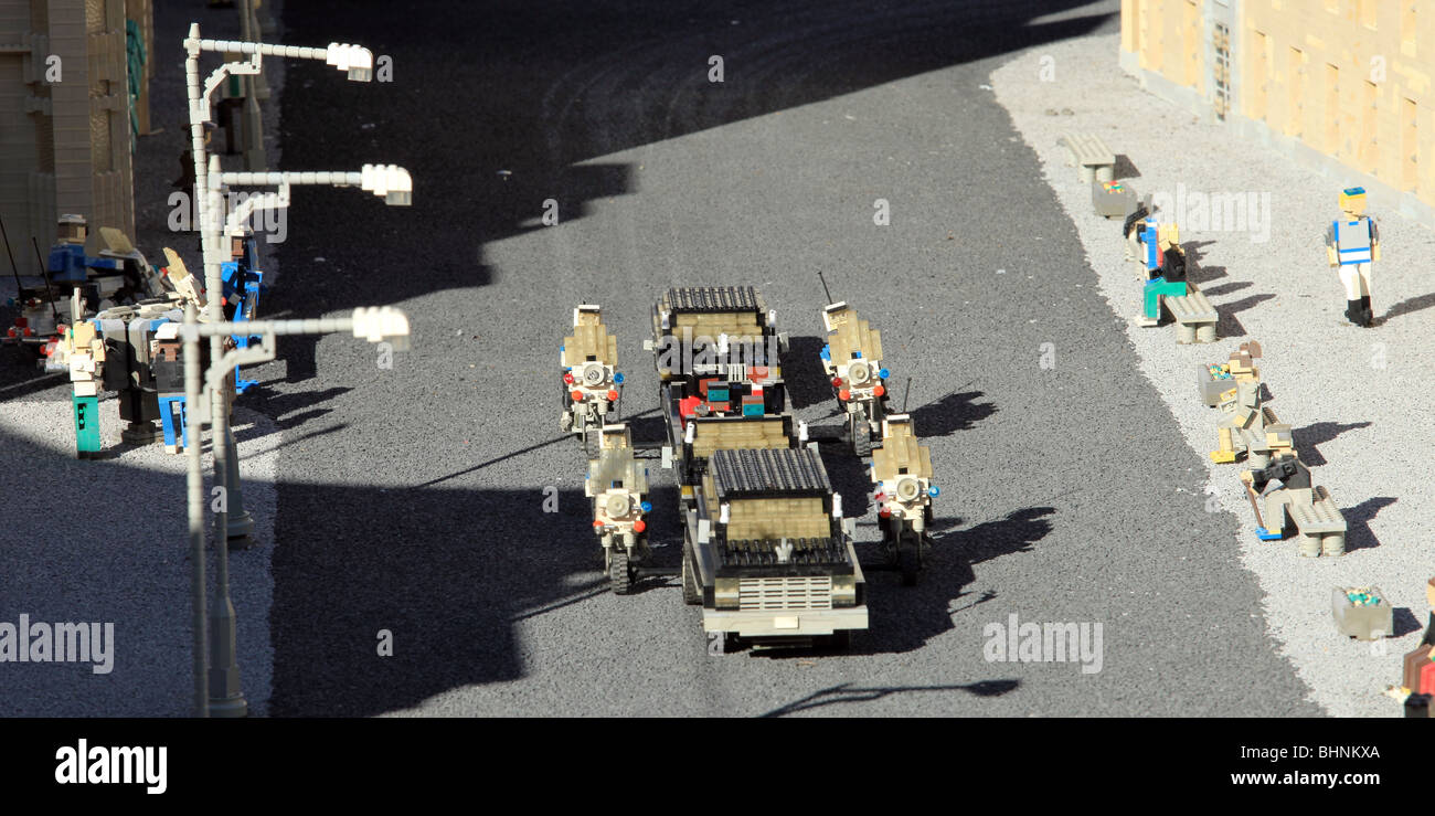 BARACK OBAMA MICHELLE OBAMA IN MOTORCADE LEGO 56TH U.S. PRESIDENTIAL ...