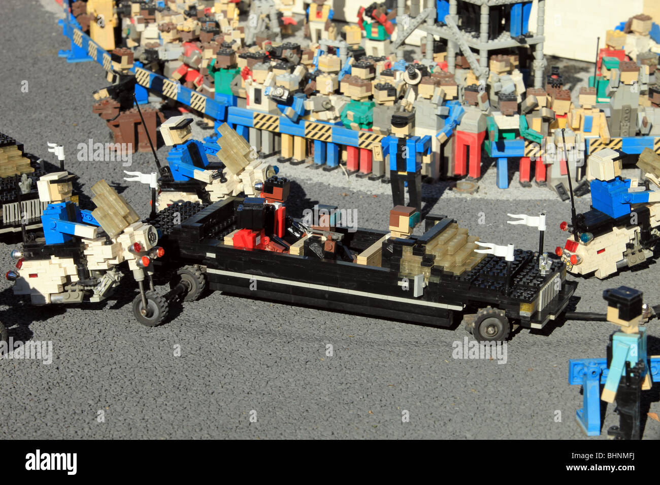 BARACK OBAMA MICHELLE OBAMA IN MOTORCADE LEGO 56TH U.S. PRESIDENTIAL ...