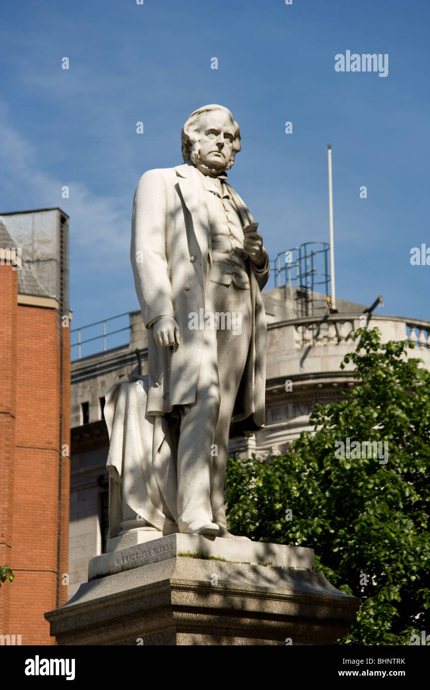 John bright statue hi-res stock photography and images - Alamy