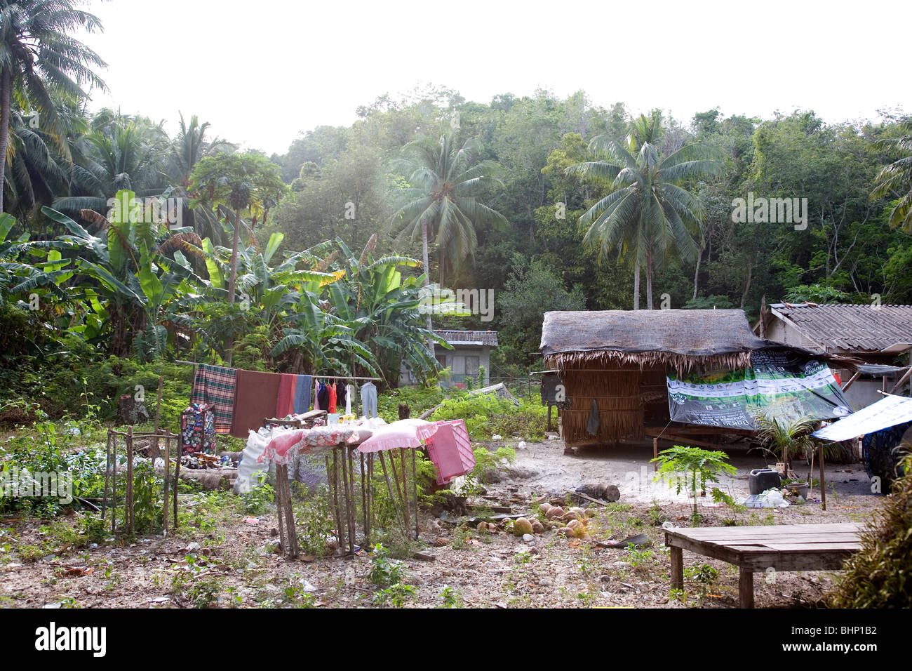 Makeshift washing line hi-res stock photography and images - Alamy