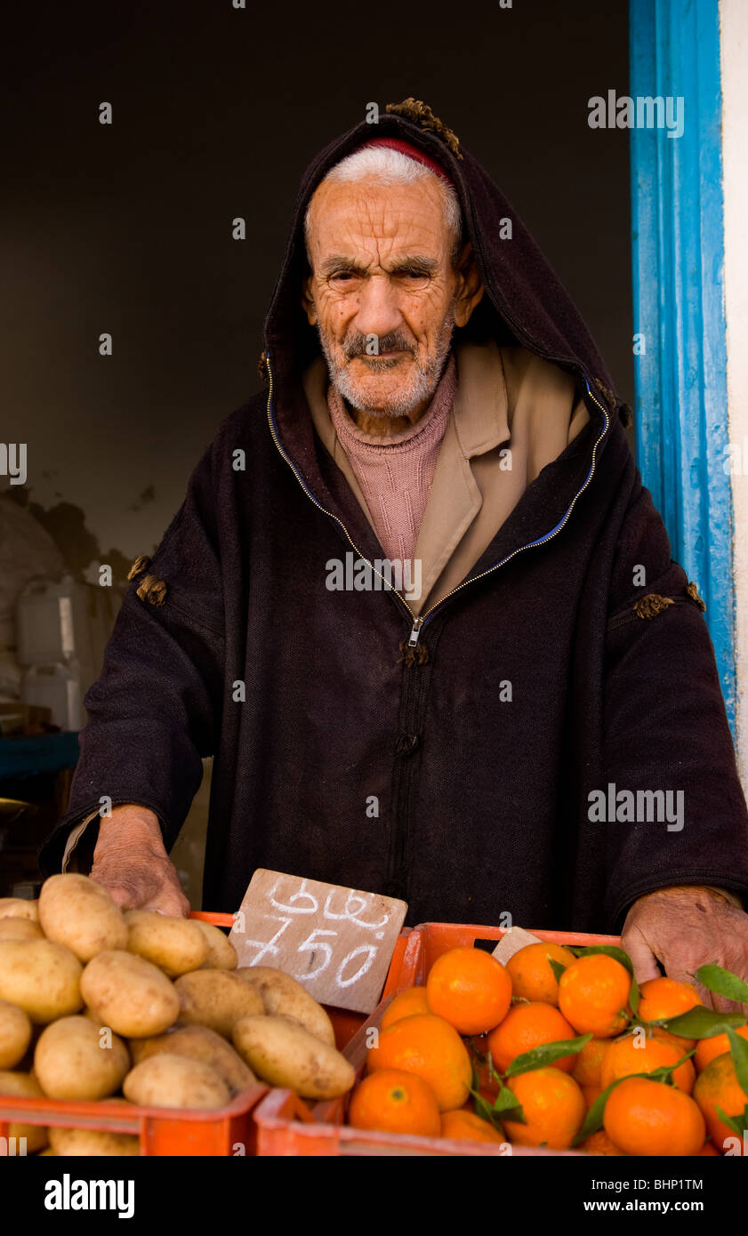 Old man selling oranges in Testour in Tunisia Africa Stock Photo - Alamy
