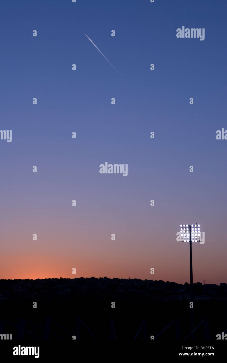 Airplane flying over stadium hi-res stock photography and images - Alamy