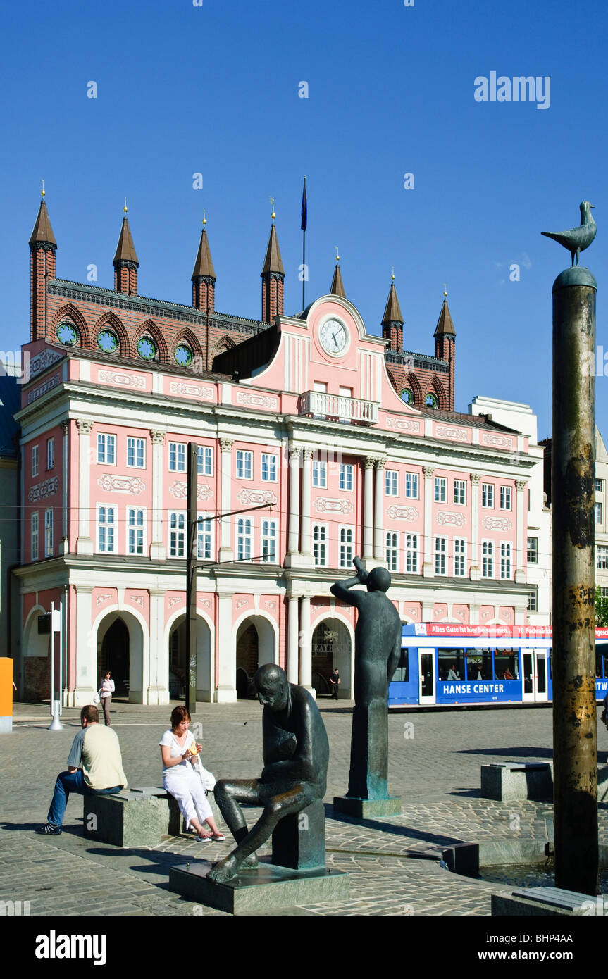 Neuer Markt (New Market) and guild hall, fountain, sculpture, old town ...