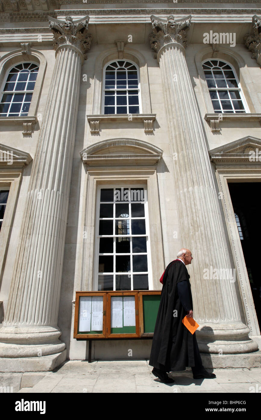 CAMBRIDGE UNIVERSITY THE HONORARY DEGREE'S IN CAMBRIDGE Stock Photo - Alamy
