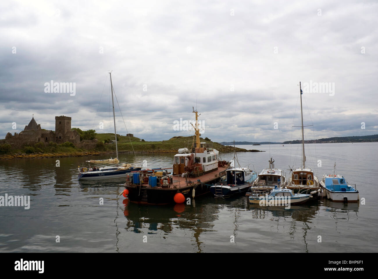 Edinburgh inchcolm abbey hi-res stock photography and images - Alamy